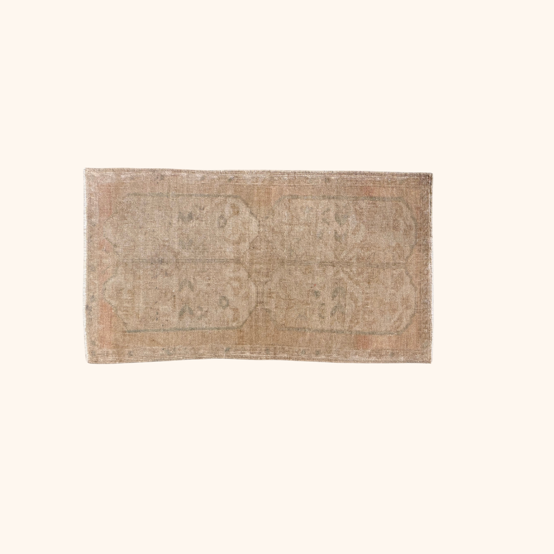 Tapis Yastik vintage , 100% laine noué main, 98cm x 54cm, 3'-2'' x 1'- – La Maison Générale Montréal